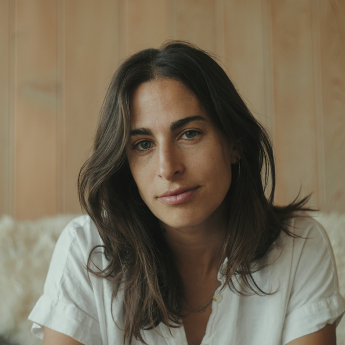 DOCPITCH BIRD WITH A KNIFE - DocLands